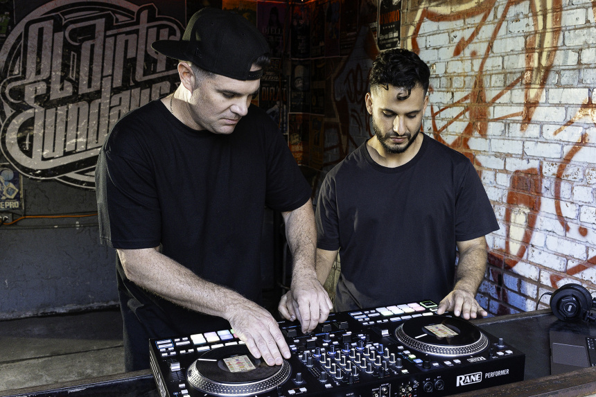 Rane Performer, controlador con jog wheels motorizados y de cuatro ...