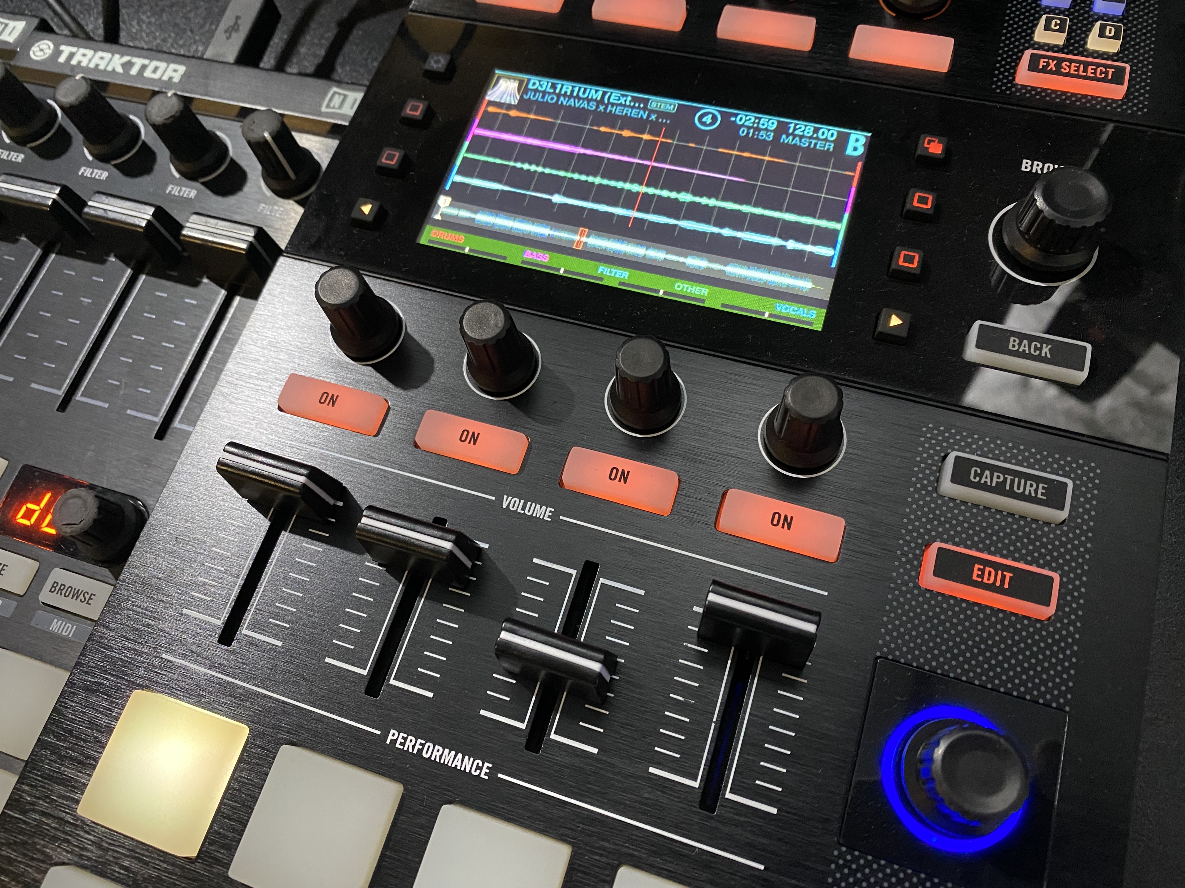 Review de Native Instruments Traktor 4: una actualización muy seria ...