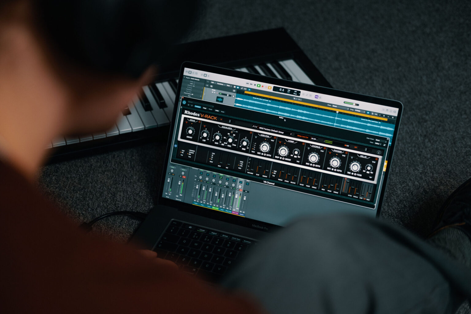 Rhodes V-Rack, un plugin multiefectos con espíritu retro