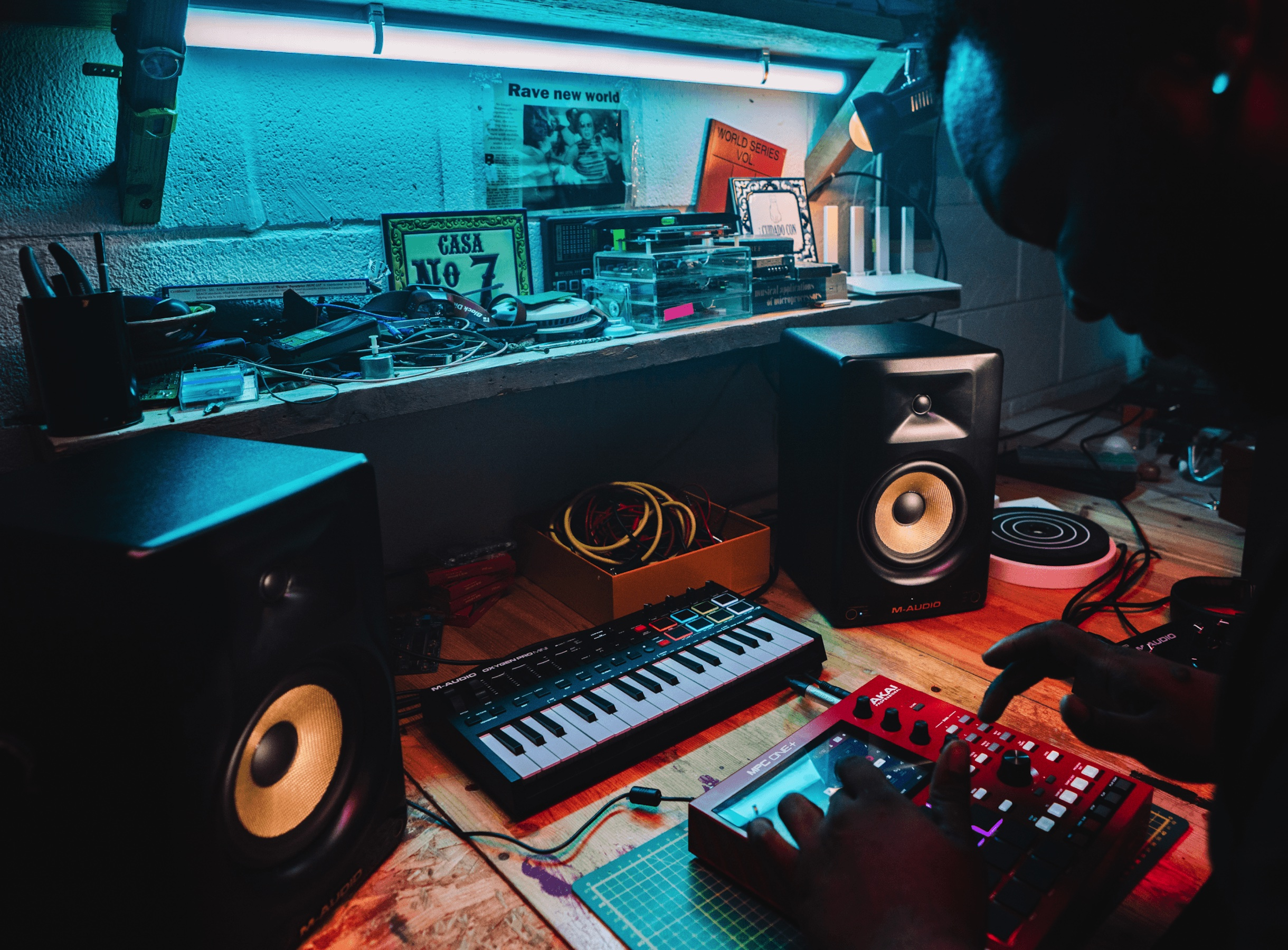 M-Audio Forty Sixty y Forty Eighty monitores económicos, con DSP y ...