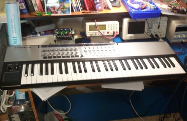 Integrar un Shruthi-1 en un Novation Remote 61 SL MkII | Hispasonic