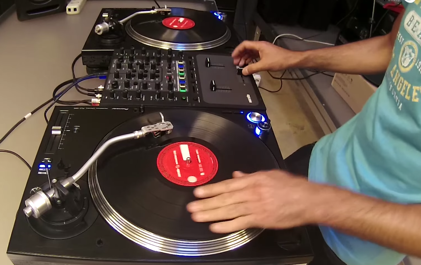 Demo del mixer Rane TTM57MKII con DJ Tillo | Hispasonic