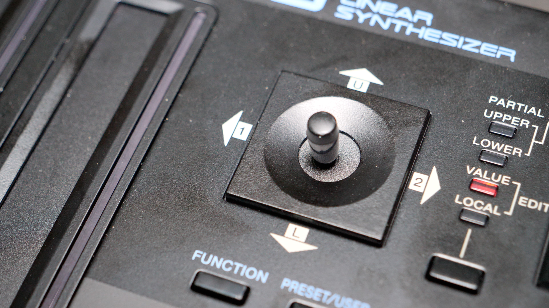 Roland D-05: primer contacto y demo de sonido | Hispasonic