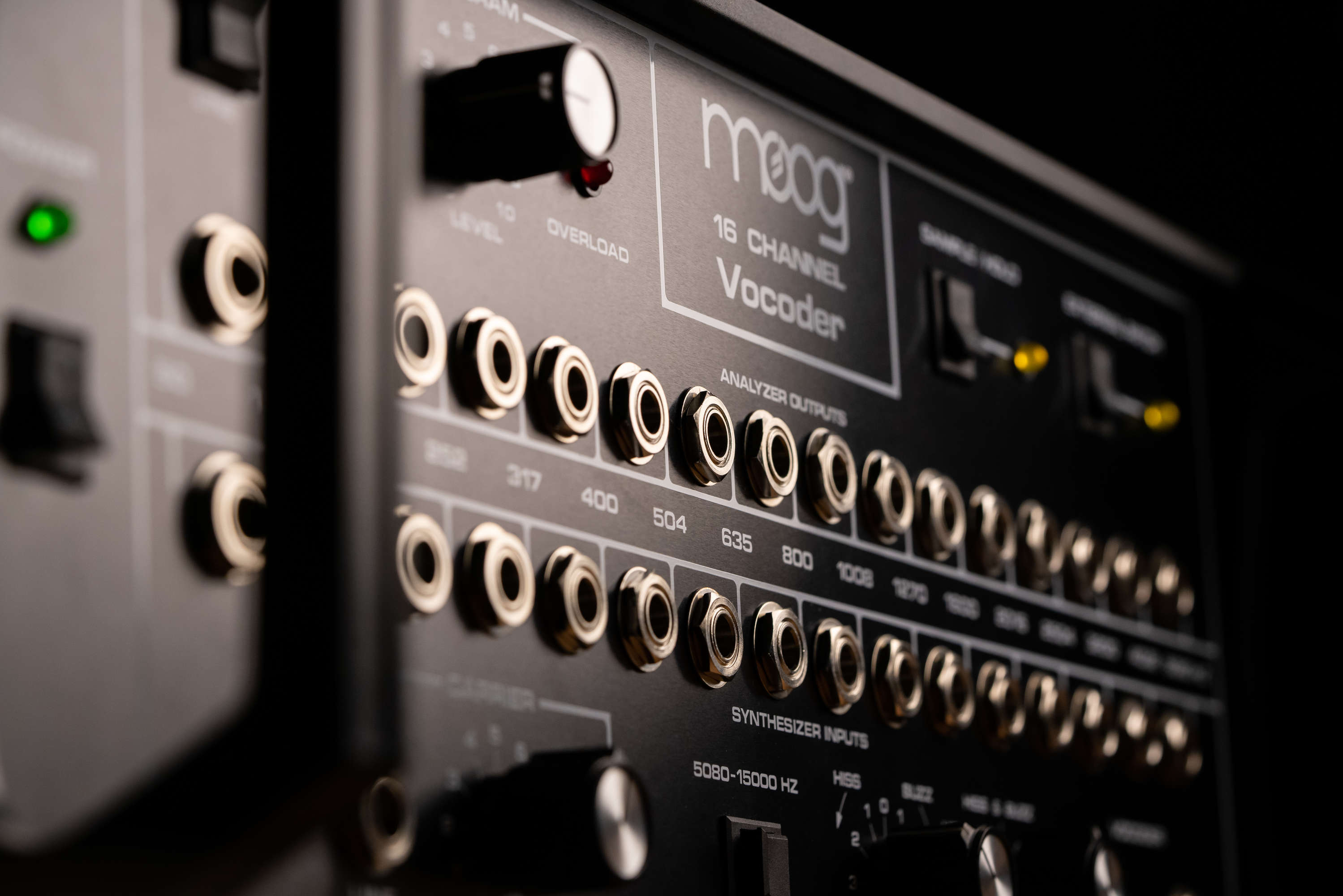 Moog 16 Channel Vocoder vuelve 40 años después | Hispasonic