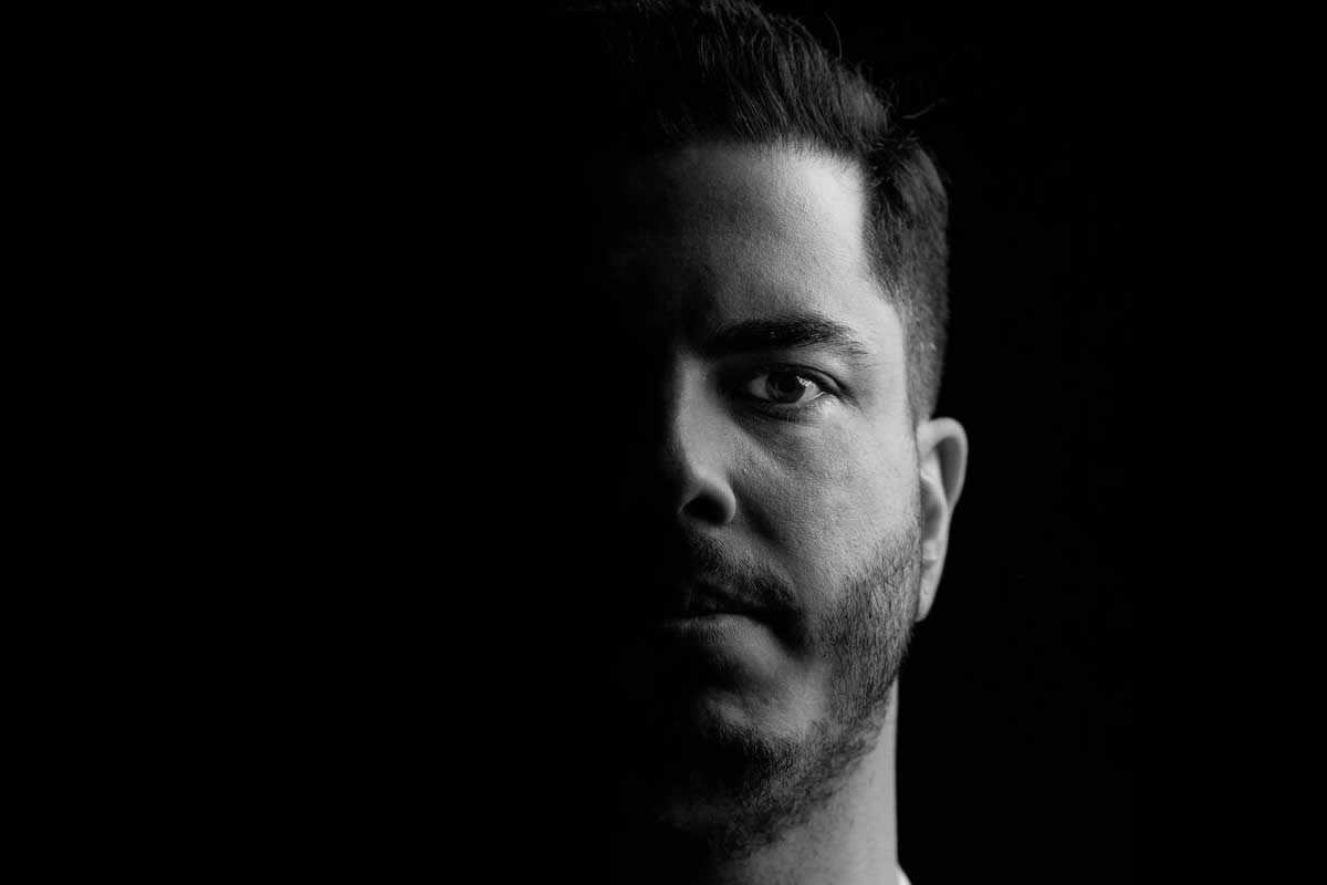 Wehbba nos muestra su estudio y cómo prepara un remix | Hispasonic