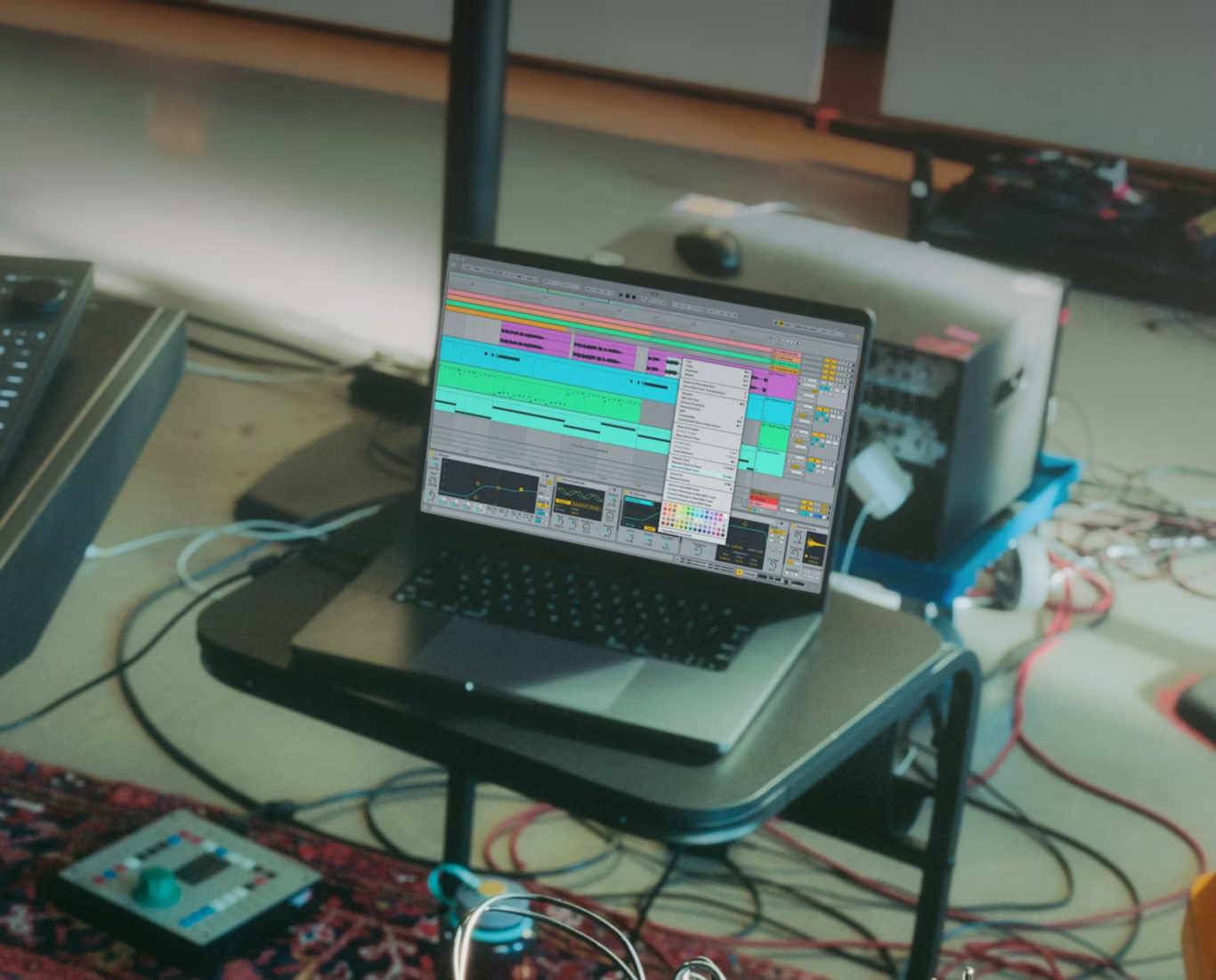 Ableton Live 12.2 ya disponible con Bounce to New Track y dispositivos ...